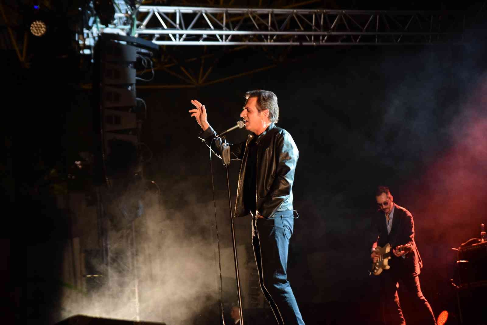 Teoman’dan nostaljik Bursa konseri - Edirne Haber TV